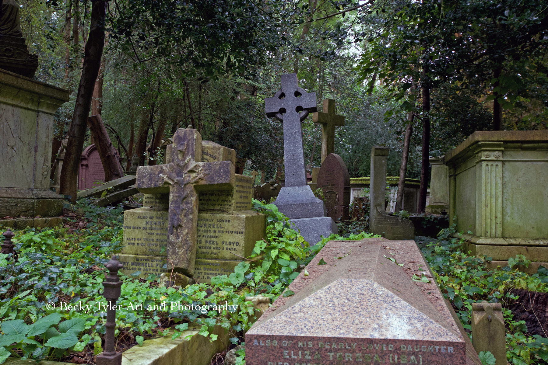 Highgate Cemetery, London – Becky Tyler Art and Photography